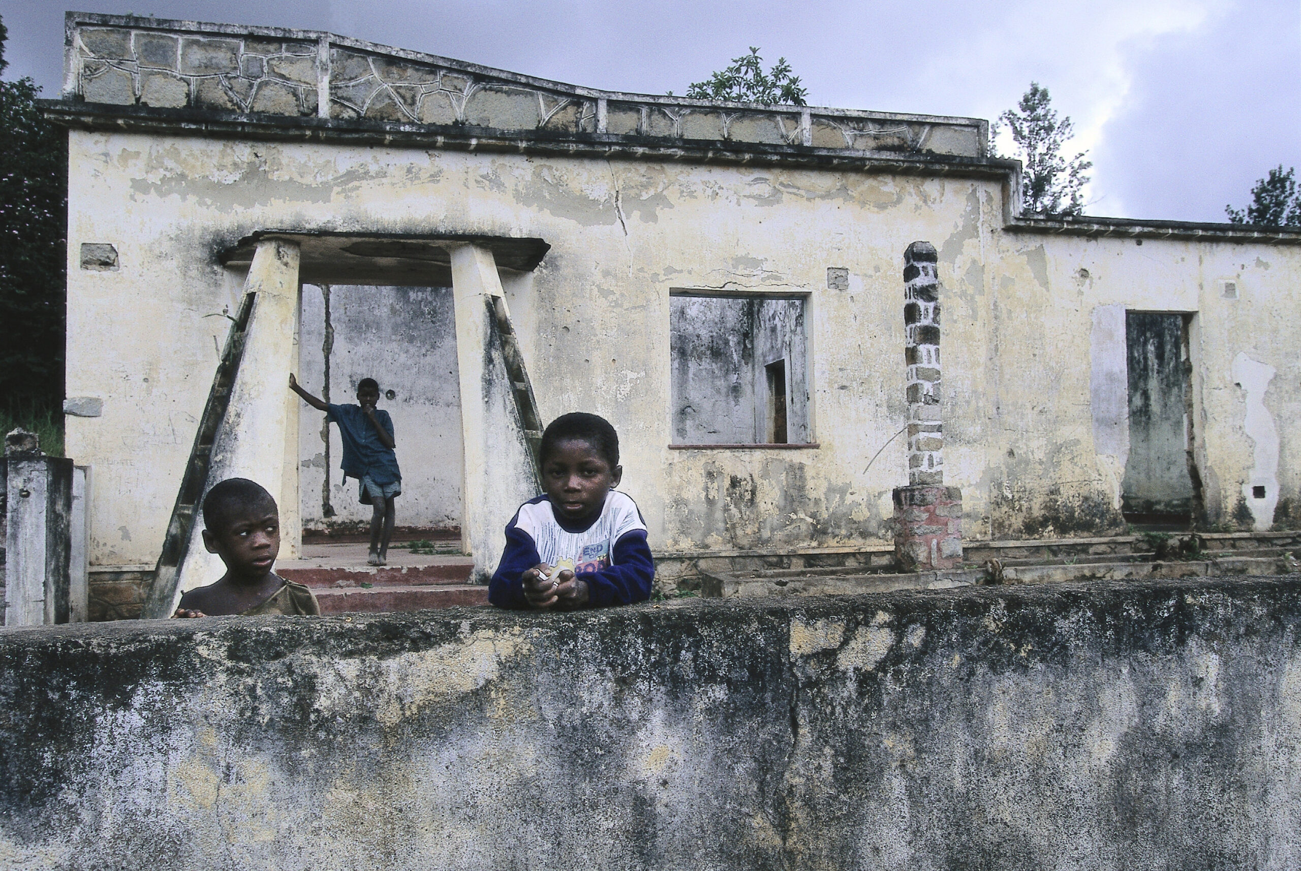 Angola - war, corruption and 11 billion dollar